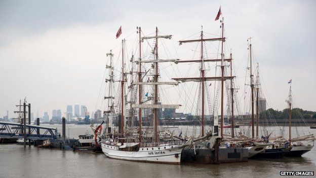 River Thames Tall Ships Festival set to begin - BBC News