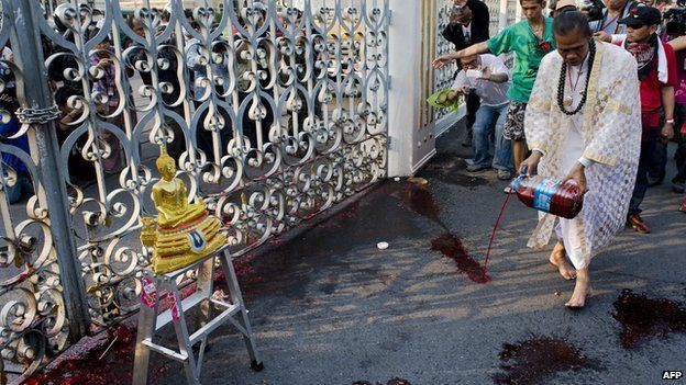 Thailand: Coup leader Gen Prayuth alleges black magic - BBC News