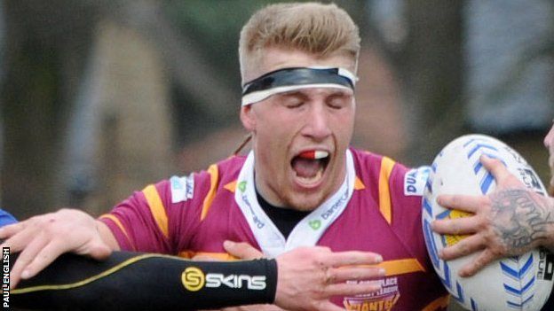 Huddersfield Giants sign academy prop Learmonth - BBC Sport