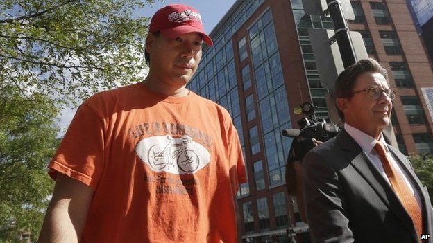 Pharmacist arrested over fatal meningitis outbreak - BBC News