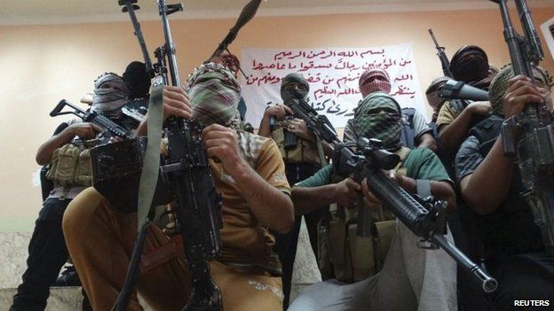 US strikes Islamic State militants at Iraq's Haditha dam - BBC News