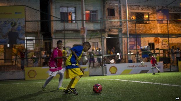 The first player-powered football pitch opens in Brazil - BBC News