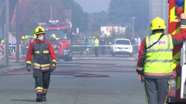 University of Nottingham fire-hit chemistry lab to be rebuilt - BBC News