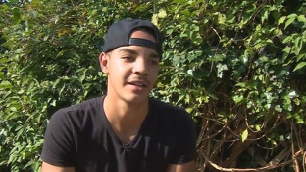 Brighton police attacker wrestled to ground by teenager - BBC News