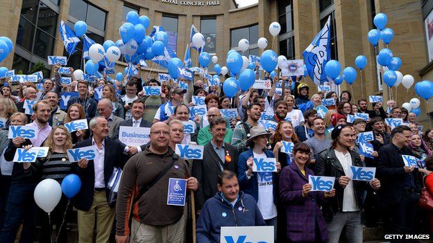 Scottish independence: Campaigns gather for final push - BBC News