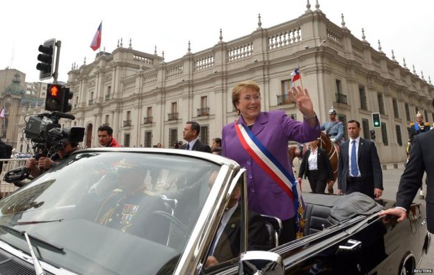 Day in pictures: 19 September - BBC News