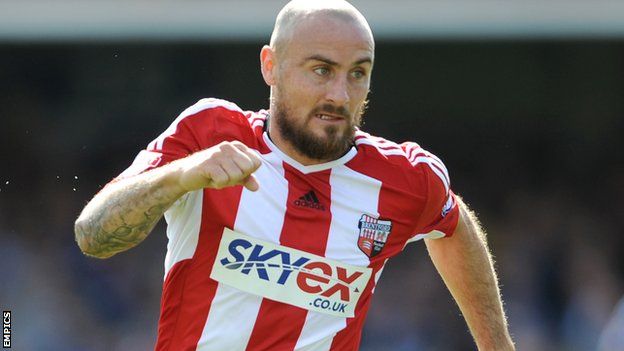 Alan McCormack: Brentford defender signs new contract - BBC Sport
