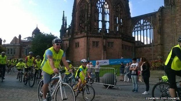 Coventry ring road bike ride draws thousands - BBC News