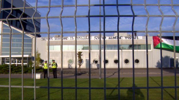 Ten arrests as Palestine protest at defence firm Thales - BBC News