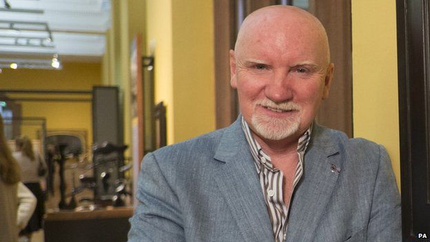 Sir Tom Hunter backs sandwich shop chain Social Bite - BBC News