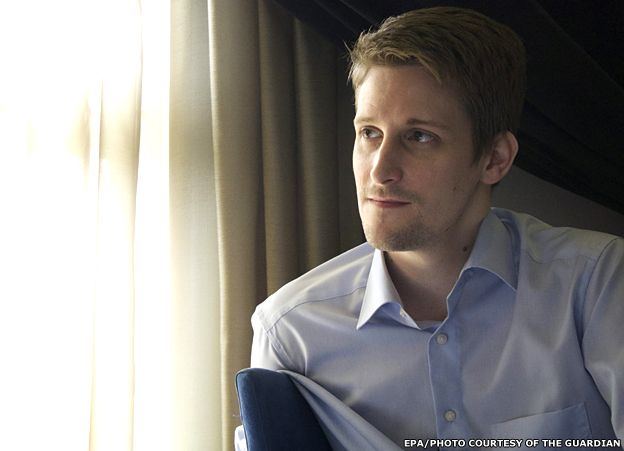 Edward Snowden wins Sweden's 'alternative Nobel prize' - BBC News