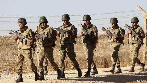 Turkey weighs risk of military role against Islamic State - BBC News