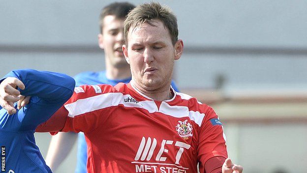 Gary Twigg returns after injury to boost leaders Portadown - BBC Sport