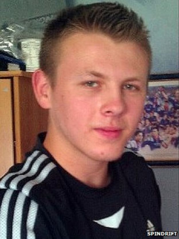 Eight years for 'predatory' van rapist Craig Hyslop - BBC News