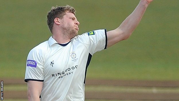 David Balcombe: Surrey seamer announces retirement - BBC Sport