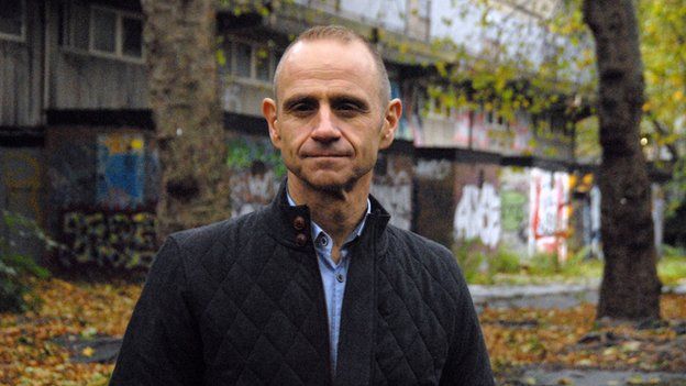 Evan Davis's Newsnight debut pulls in 500,000 viewers - BBC News