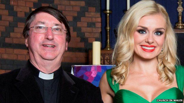 Katherine Jenkins' wedding blessed by Neath vicar Stephen Ryan - BBC News