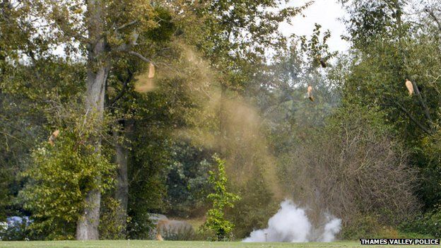 Windsor WW2 mortar shell detonated - BBC News