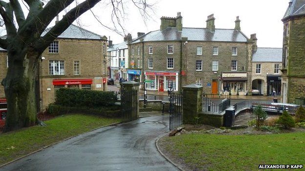 Clitheroe Castle skatepark attack: Girl, 14, sexually assaulted - BBC News
