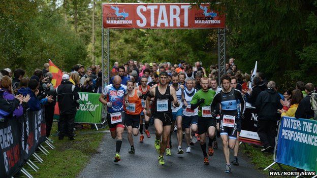 Kielder marathon winner Ceri Rees scores a hat-trick - BBC News