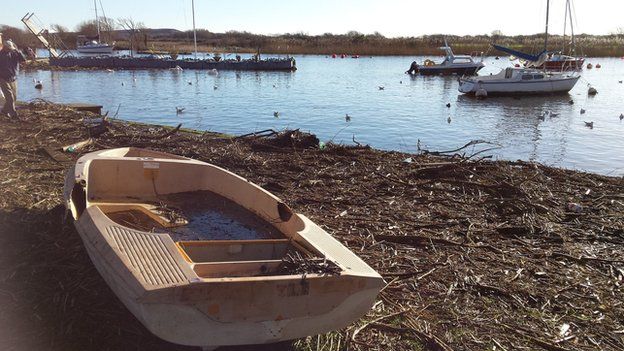 Stour riverbank repairs at Tuckton begin after floods - BBC News