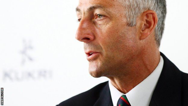 Lancashire: Mike Watkinson steps down as cricket director - BBC Sport