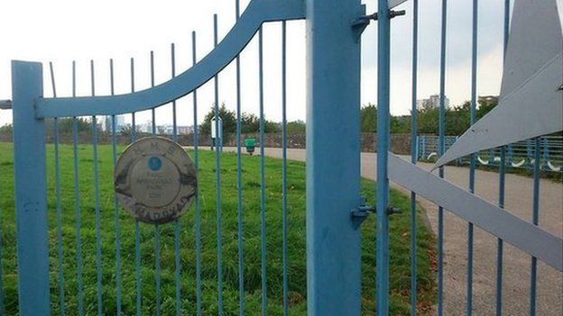 Butetown residents unhappy at flats plan near Hamadryad Park - BBC News