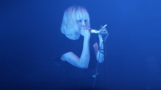 Alice Glass leaves Crystal Castles to launch solo career - BBC News