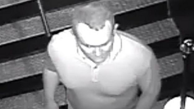 Man critical after Liverpool city centre knife fight - BBC News