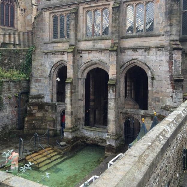 Holywell sculpture and history trail unveiled - BBC News