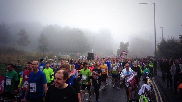 Yorkshire Marathon: Thousands pound race route - BBC News