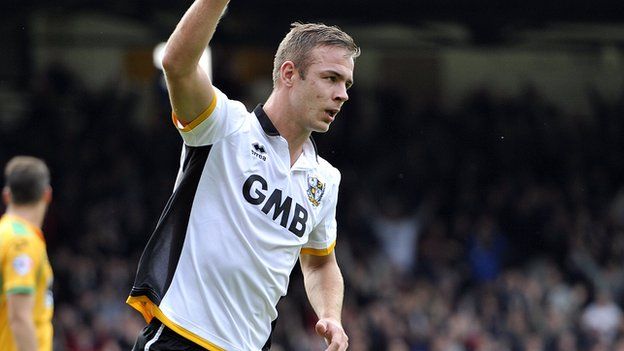 Tom Pope: Port Vale striker out until January with knee injury - BBC Sport