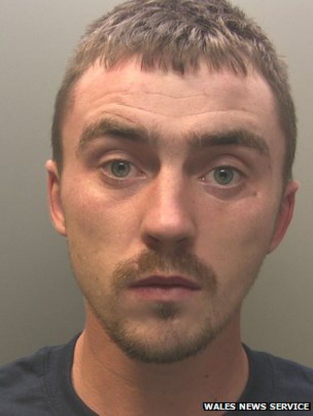 'Evil' burglar Samuel Mulligan targeted deaf man's flat - BBC News