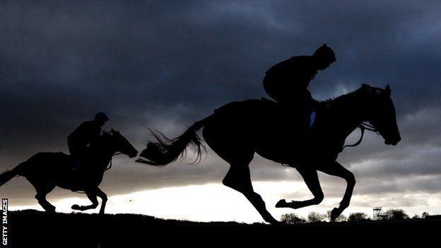 Jockey Carly-Mae Pye dies after fall during training run - BBC Sport