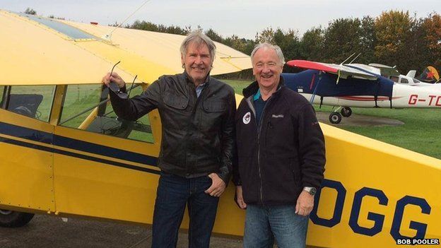 Star Wars actor Harrison Ford joins Shropshire flight club - BBC News