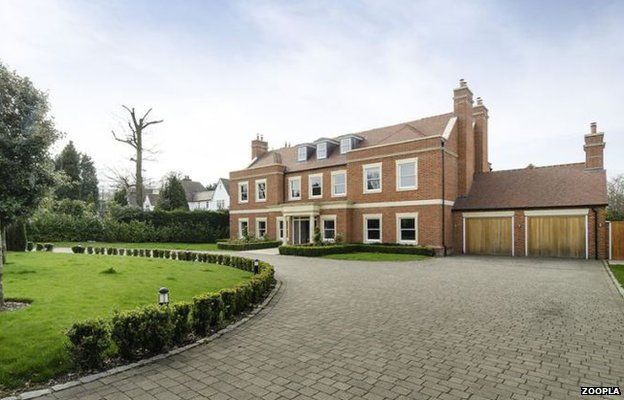 Reality TV houses: The Apprentice v The X Factor - BBC News