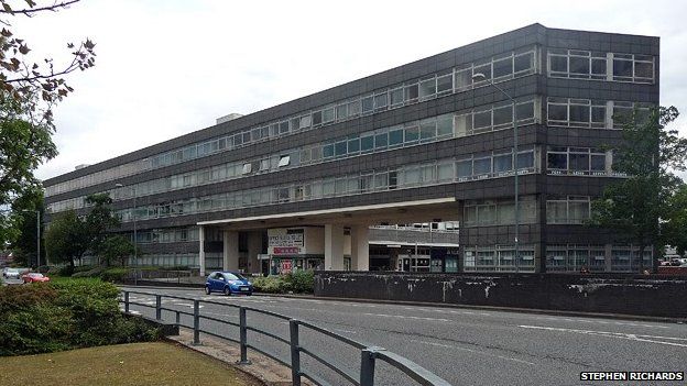 Coventry Friargate: Station's Copthall House demolished - BBC News