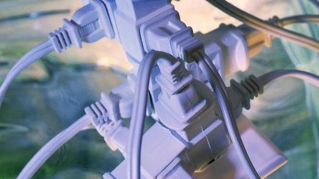 Smart meters can be hacked to cut power bills - BBC News