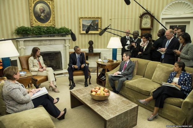 Day in pictures: 17 October - BBC News