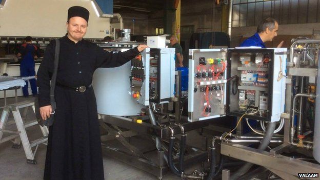 Russia: Why monks are making mozzarella - BBC News