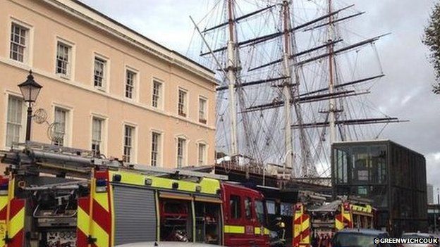 Cutty Sark damaged in fire on deck - BBC News