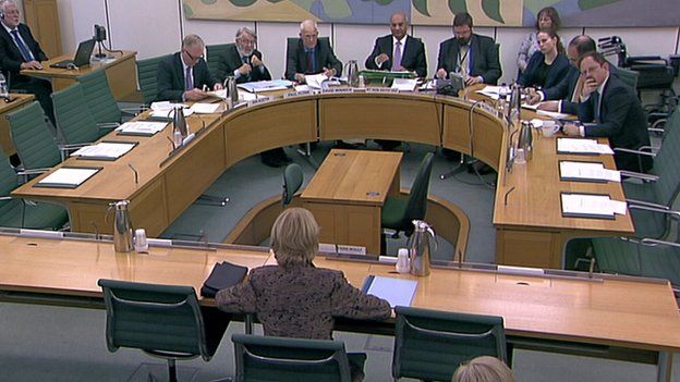 Abuse inquiry head Fiona Woolf defends Lord Brittan links - BBC News