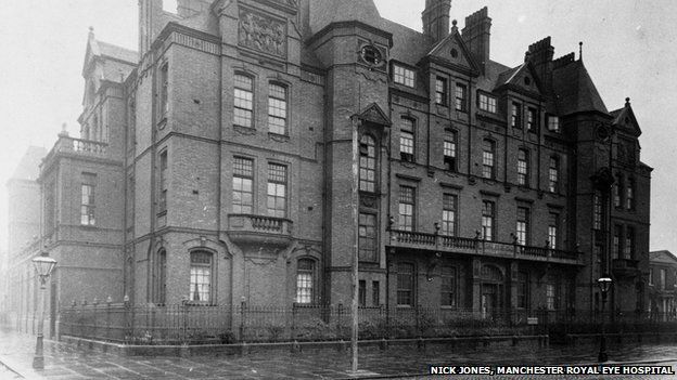 Manchester Royal Eye Hospital celebrates 200 years - BBC News