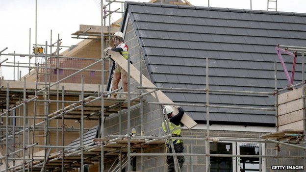 Construction workloads at seven-year high, Rics survey suggests - BBC News