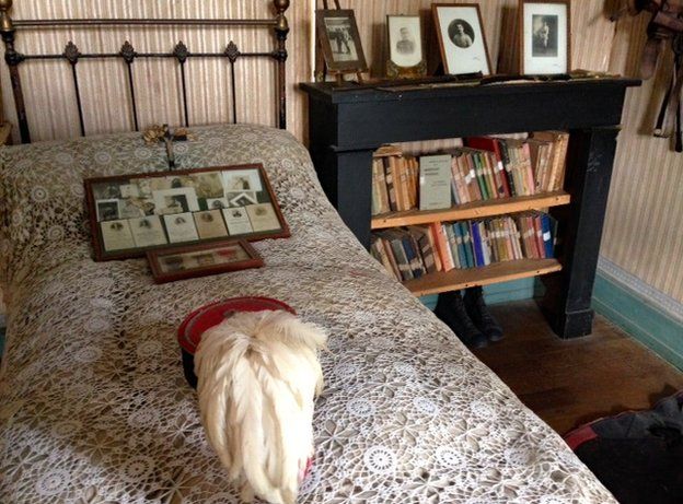 French World War One bedroom of soldier who never returned - BBC News
