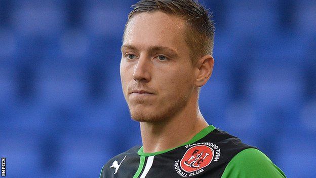 Scott Davies: Morecambe bring back Fleetwood keeper on loan - BBC Sport