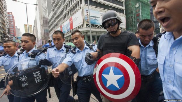 Day in pictures: 24 October - BBC News