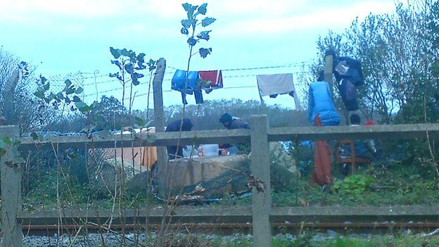 Delyn MP David Hanson: Stop migrants reaching Calais - BBC News