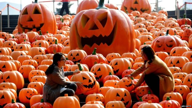 Day in pictures: 29 October - BBC News