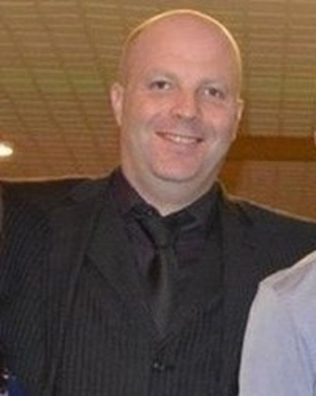 Middlesbrough crash leaves man dead and girl injured - BBC News